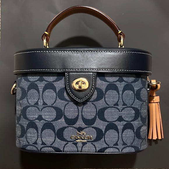 Coach | Bags | Coach Kay Crossbody In Signature Chambray | Poshmark